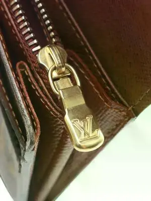 LOUIS VUITTON 2012 Sara Wallet