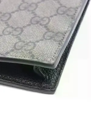 Gucci Gg Supreme Clutch Bag