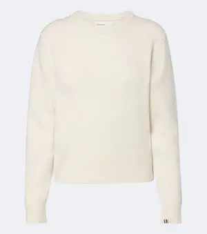 KNITWEAR
