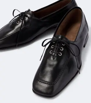 Bottega Veneta Gino Leather Lace-up Shoes