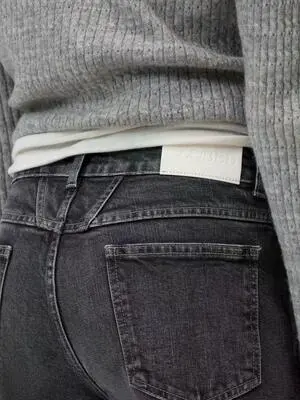 Closed Pedal Pusher Tapered Jeans
