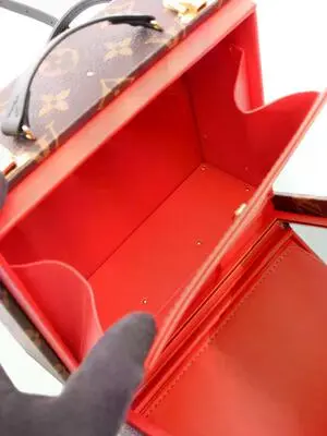 LOUIS VUITTON 2000-2026 Monogram Falling In Love Mobile Box Satchel