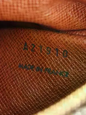 LOUIS VUITTON 1990 Monogram Boulogne 30 Shoulder Bag