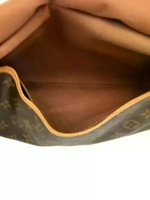 LOUIS VUITTON 1990 Monogram Saumur 30 Crossbody Bag