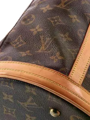LOUIS VUITTON Monogram Canvas Gm Bucket Bag