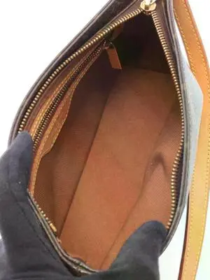 LOUIS VUITTON 2002 Trotteur Monogram Shoulder Bag