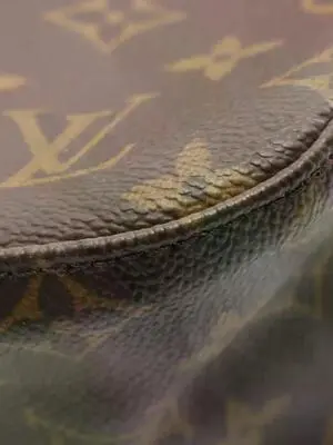 LOUIS VUITTON 2001 Monogram Looping Mm Shoulder Bag