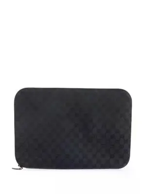 Gucci Gg Supreme Clutch Bag