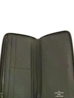 LOUIS VUITTON Monogram Eclipse Zippy Wallet - Grey