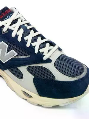 NEW BALANCE 880r Sneakers