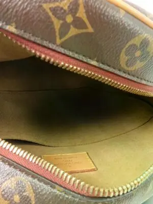 LOUIS VUITTON Boite Chapeau Souple Monogram Shoulder Bag