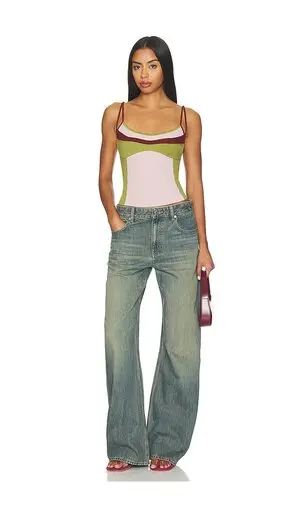 TYLER MCGILLIVARY Arlo Cami In . Also