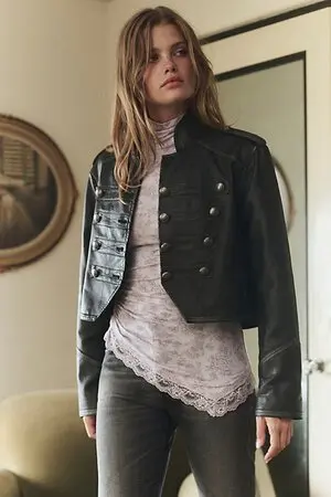 INTIMATELY Rococo Layering Top At