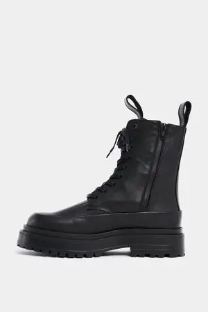 Stutterheim Peace Walker Leather