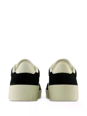 NEW BALANCE 750 Sneakers - Black
