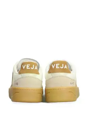 VEJA V-90 Panelled Sneakers - Neutrals