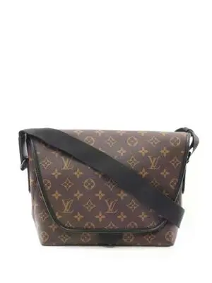 LOUIS VUITTON 2021 Monogram Macassar Magnetic Messenger Bag - Brown