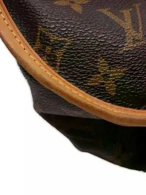 LOUIS VUITTON 2011 Menilmontane Mm Monogram Shoulder Bag