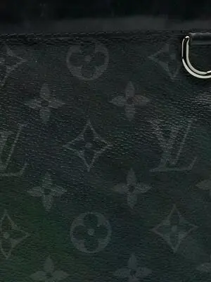 LOUIS VUITTON Discovery Monogram-eclipse Pochette