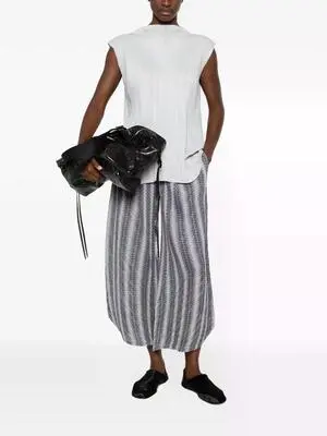 Issey Miyake Zig Zag-print Pleated Cropped Trousers