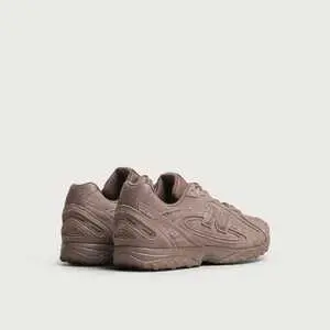 NEW BALANCE 204l Suede
