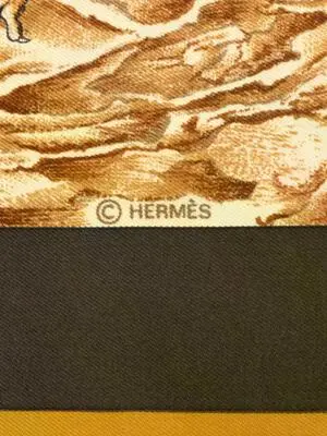 Hermès 1999-2007 Casse Noisette Silk Scarf 90 Scarves