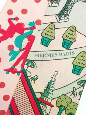 Hermès 2015-2026 Les Nouveaux Amoureux De Paris Silk Twilly Scarf Scarves - Pink