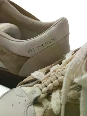 SANTHA Love Park Scoobydoo Sneakers