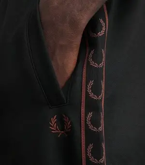 Fred Perry Contrast Tape Wreath Sweatpants