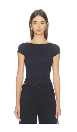 Good American The Rib Scoop Top In . Also