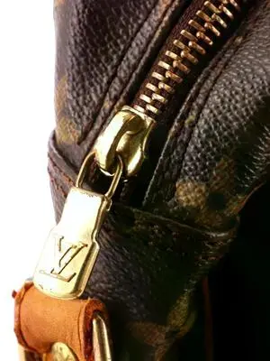 LOUIS VUITTON Nil Messenger Bag Monogram Canvas 28 Crossbody Bag