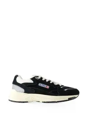 AUTRY Hyperway Panelled Sneakers - Black