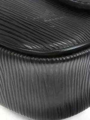 LOUIS VUITTON 2011 Pochette Montaigne Epi-leather Tote Bag