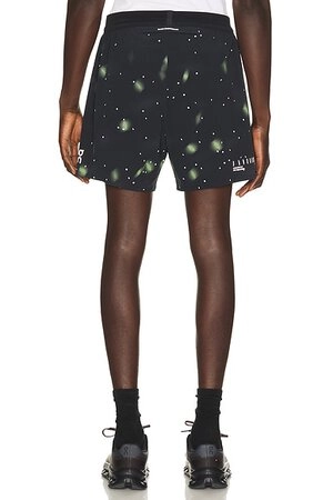On Performance Shorts Lumos