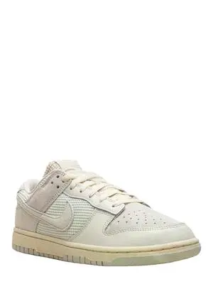 Nike Dunk Lace-up Sneakers - Neutrals