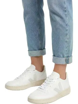 VEJA VEJA V-10 Low-Top Sneakers With Perforated Detailing White
