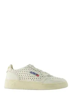 AUTRY Autry Medalist Perforated Lace-Up Sneakers Neutrals