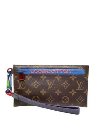 LOUIS VUITTON Monogram Canvas Pochette Clutch Bag - Brown