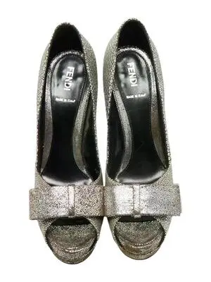 Fendi Tone Brocade Texture Bow Detail Platform Stiletto Pumps - Silver