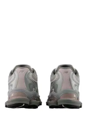 NEW BALANCE Abzorb 2000 Panelled Lace-up Sneakers - Grey