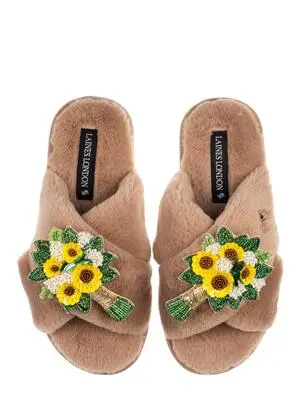 LAINES LONDON Classic Faux Fur Slippers With Embellished Bouquet Brooches - Brown