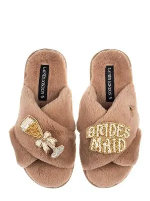 LAINES LONDON Faux Fur Cross Strap Slippers With Embellished Brooch Detail - Brown