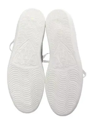 Gucci 2020 Gg Supreme Boutique Sneakers - Neutrals