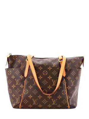 LOUIS VUITTON Monogram Canvas Pm Shoulder Bag - Brown