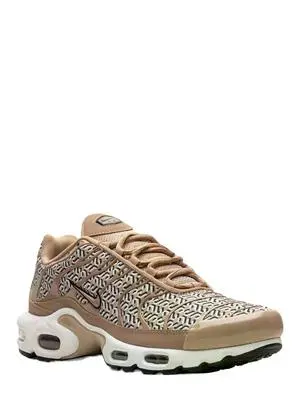 Nike Air Max Plus United In Victory Sneakers - Neutrals