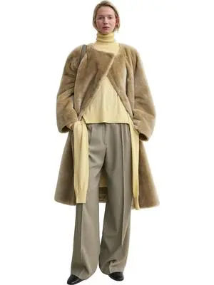 TOTEME Collarless Shearling Coat - Rye