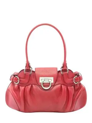FERRAGAMO Gancini Plaque Handbag - Red