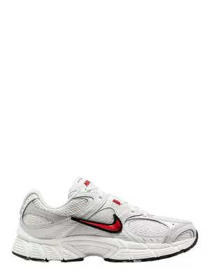 Nike Nike V5 RNR Sneakers With Reflective Accents White