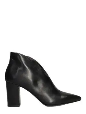 THE SELLER Pointed-toe V-cut Ankle Boots With High Block Heel - Black