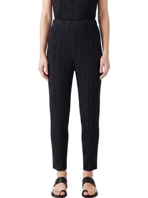 Issey Miyake Slim Fit Cropped Pleated Pants - Black